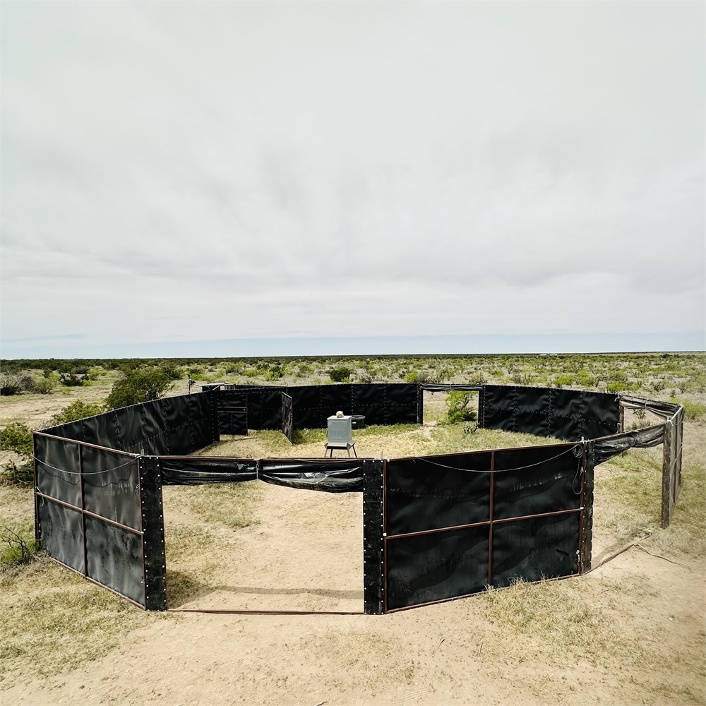 WildLife Buyer, LLC. - 2 GATE CURTAIN CORRAL ( BRAND NEW)