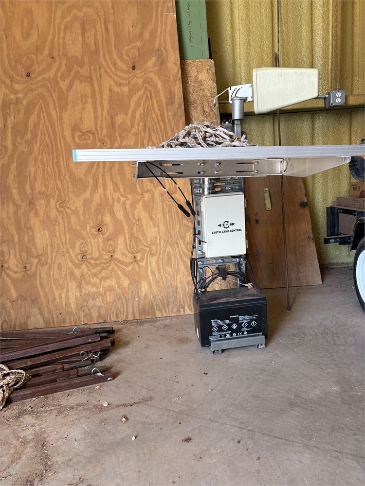 WildLife Buyer, LLC. - Drop gate catch pen