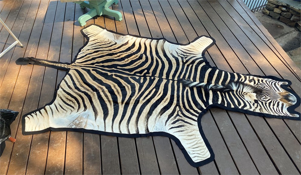 WildLife Buyer, LLC. - SUPER GRADE A #1 FELT BACKED ZEBRA SKINS